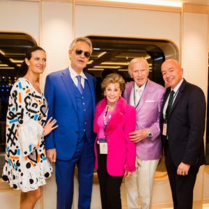 Gallery - Seymour Holtzman