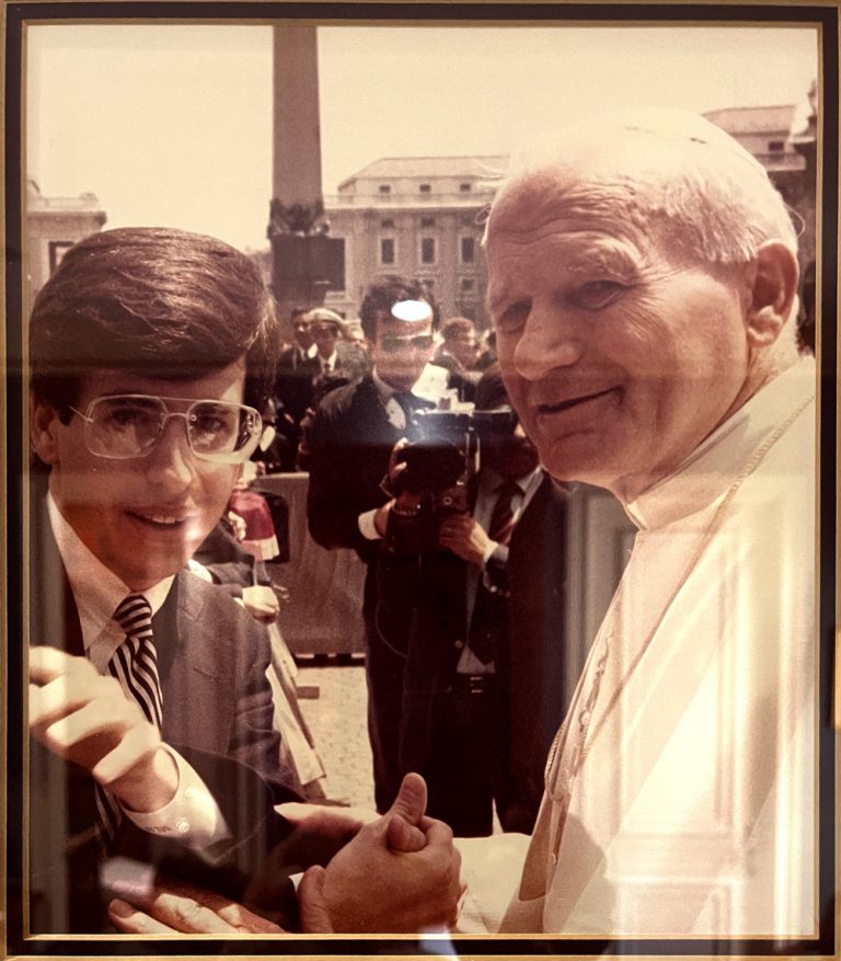 Gallery - Seymour Holtzman